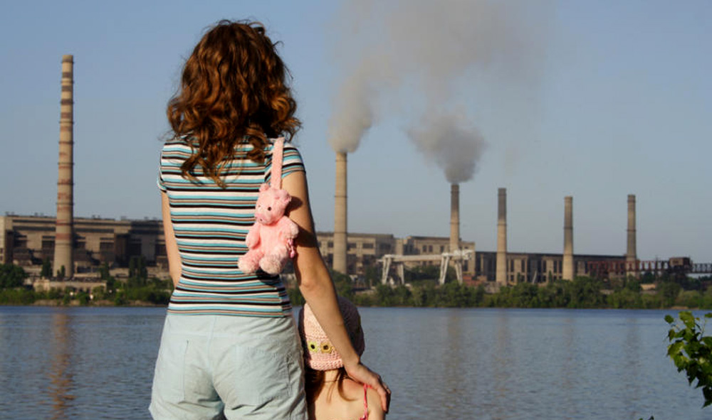 Ndotja e ajrit ndikon në infertilitetin e grave - Gazeta Si