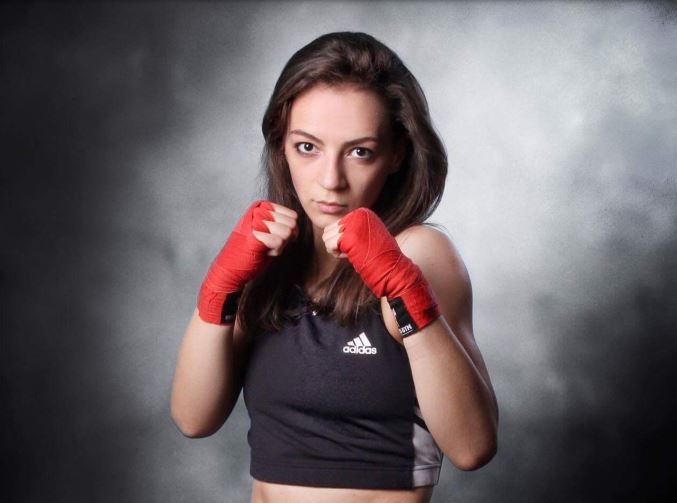 Ilda Lelo, kampione bote në Kick Boks, por e harruar nga shteti - Gazeta Si