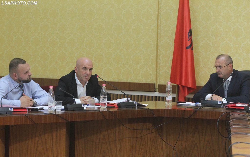 Dy raporte për Metën. Zeneli: Ne nuk e shkarkojmë Presidentin, po e ...