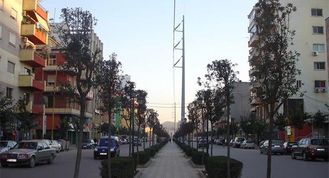 Tiranë, tritol lokalit te Bulevardi “Zogu I” - Gazeta Si Tiranë, tritol lokalit te Bulevardi “Zogu I” - Gazeta Si