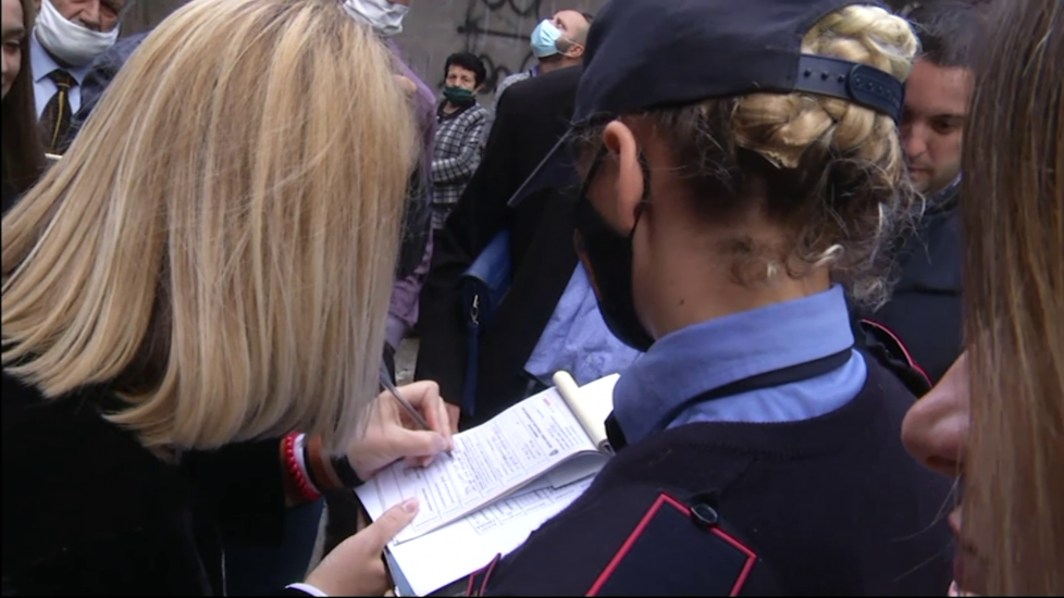 Gjoba për mosmbajtje maske: Policia gënjen, apo po mban me “hatër ...