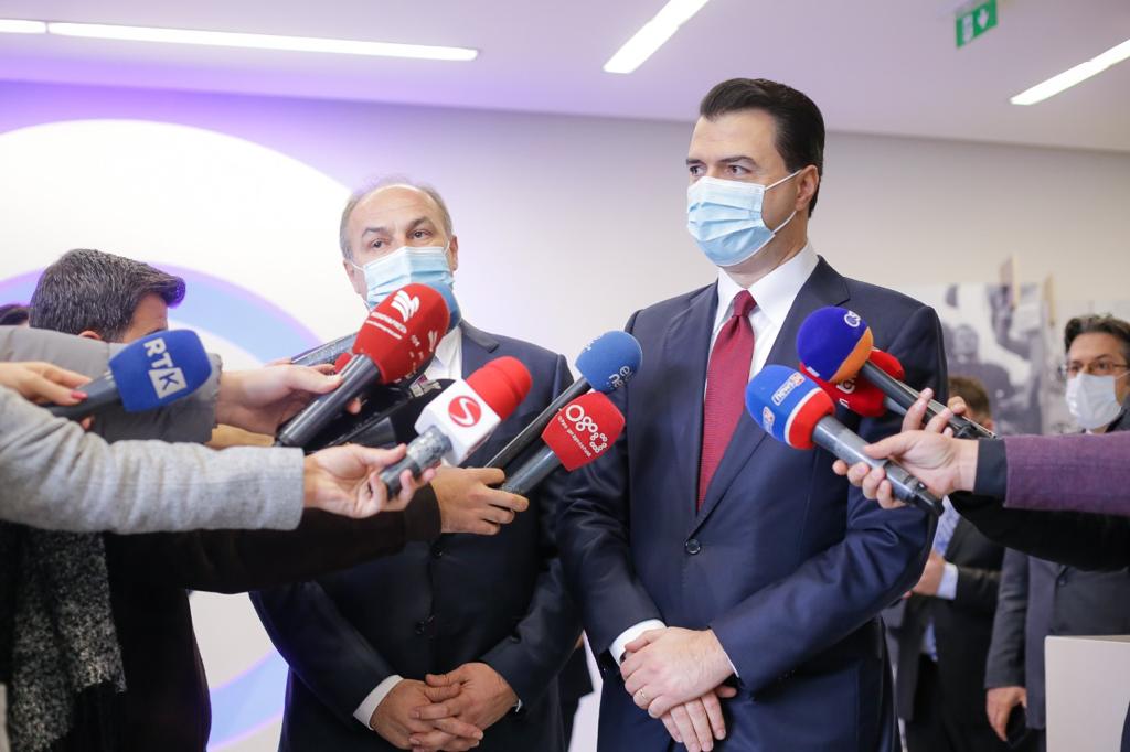 Basha, takim me delegacionin e PDK: Të mbështesim njëzëri luftëtarët e ... Basha, takim me delegacionin e PDK: Të mbështesim njëzëri luftëtarët e ...