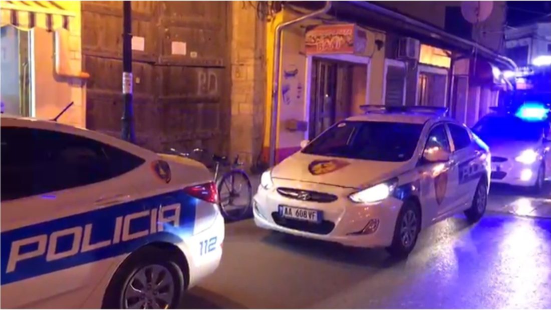 Grabitja e kambistit në Korçë, arrestohet një prej autorëve - Gazeta Si Grabitja e kambistit në Korçë, arrestohet një prej autorëve - Gazeta Si