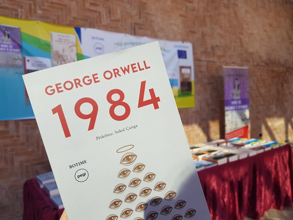 Shqipërimi i Orwell, Sokol Çunga: Letërsia që rrëfen realitetin matanë ...