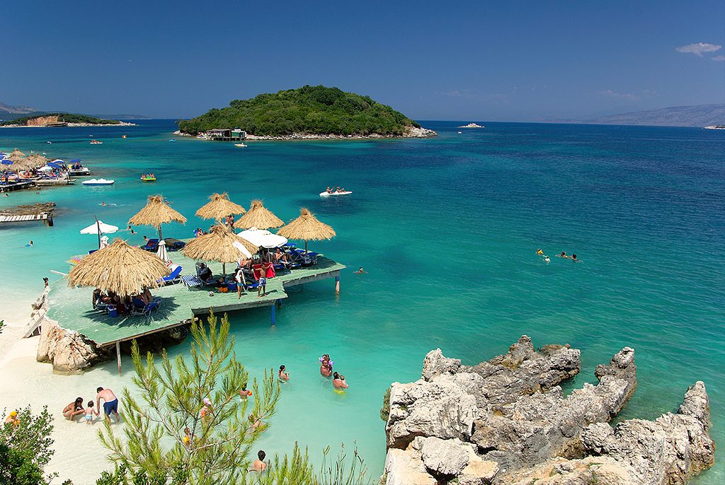 Shqipëria mes vendeve turistike më të dëmtuara nga pandemia. Greqia: Të ...