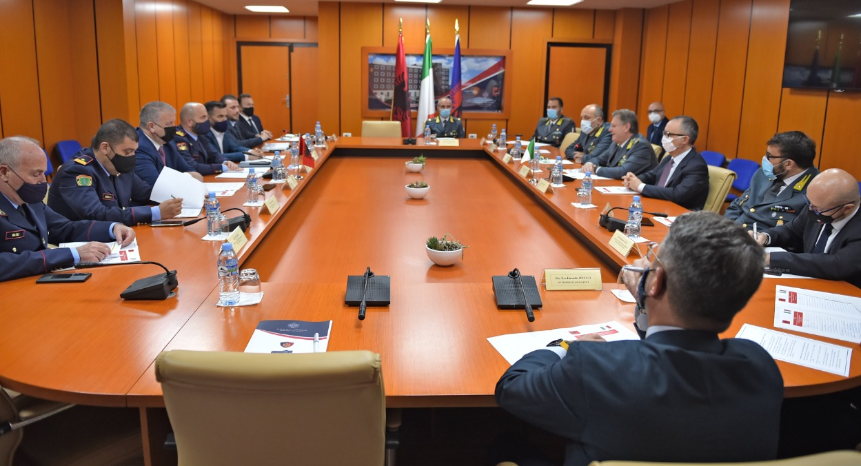 Lufta kundër drogës, Gledis Nano pret delegacionin e Guardia di ...