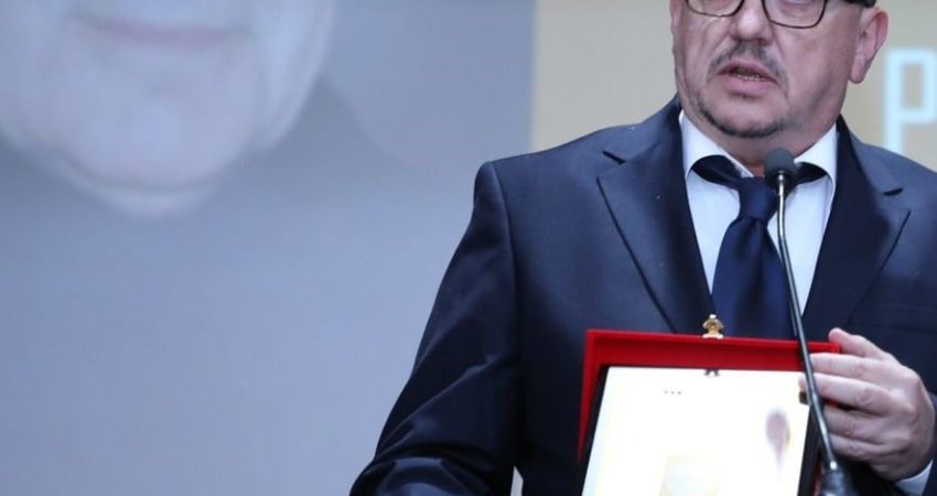 Ndahen çmimet kombëtare 'At Zef Pllumi', shkrimtarët Stefan Çapaliku ...