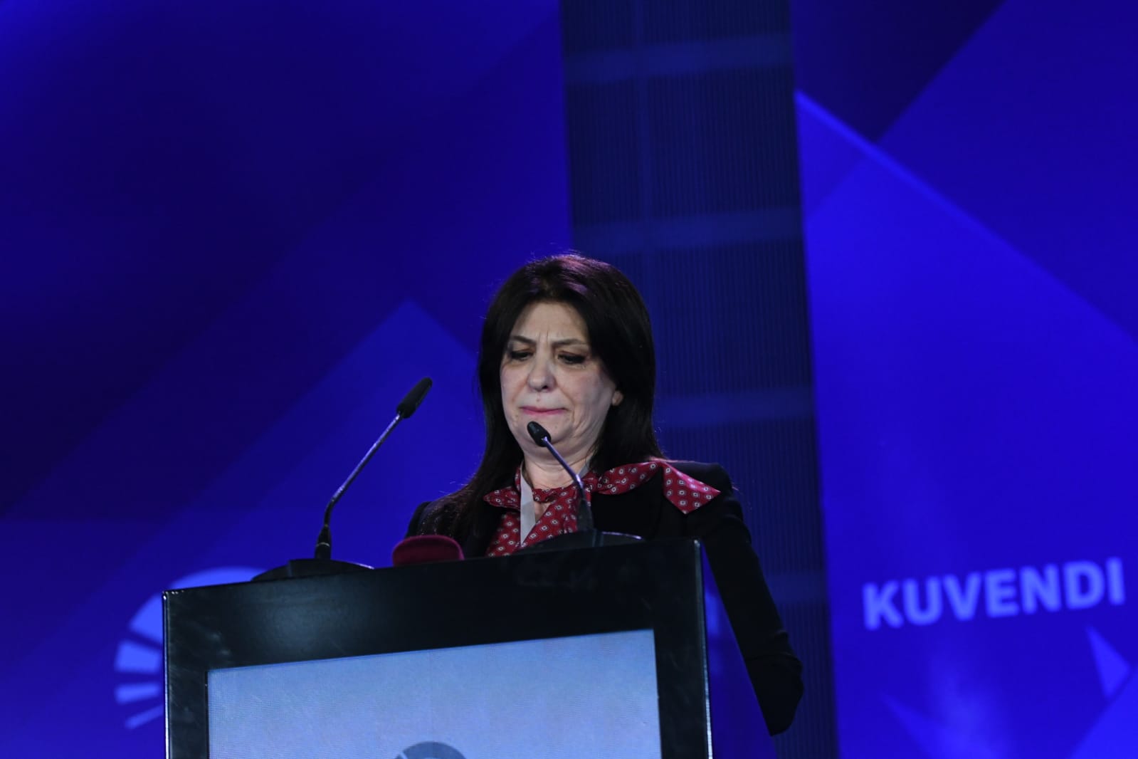 Topalli përlotet në Kuvend: Në 2013 tatëpjeta e PD mori vrapin - Gazeta Si