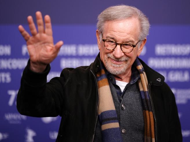 Berlinale / Regjisori Steven Spielberg merr çmimin Ariu i Artë i Nderit ...