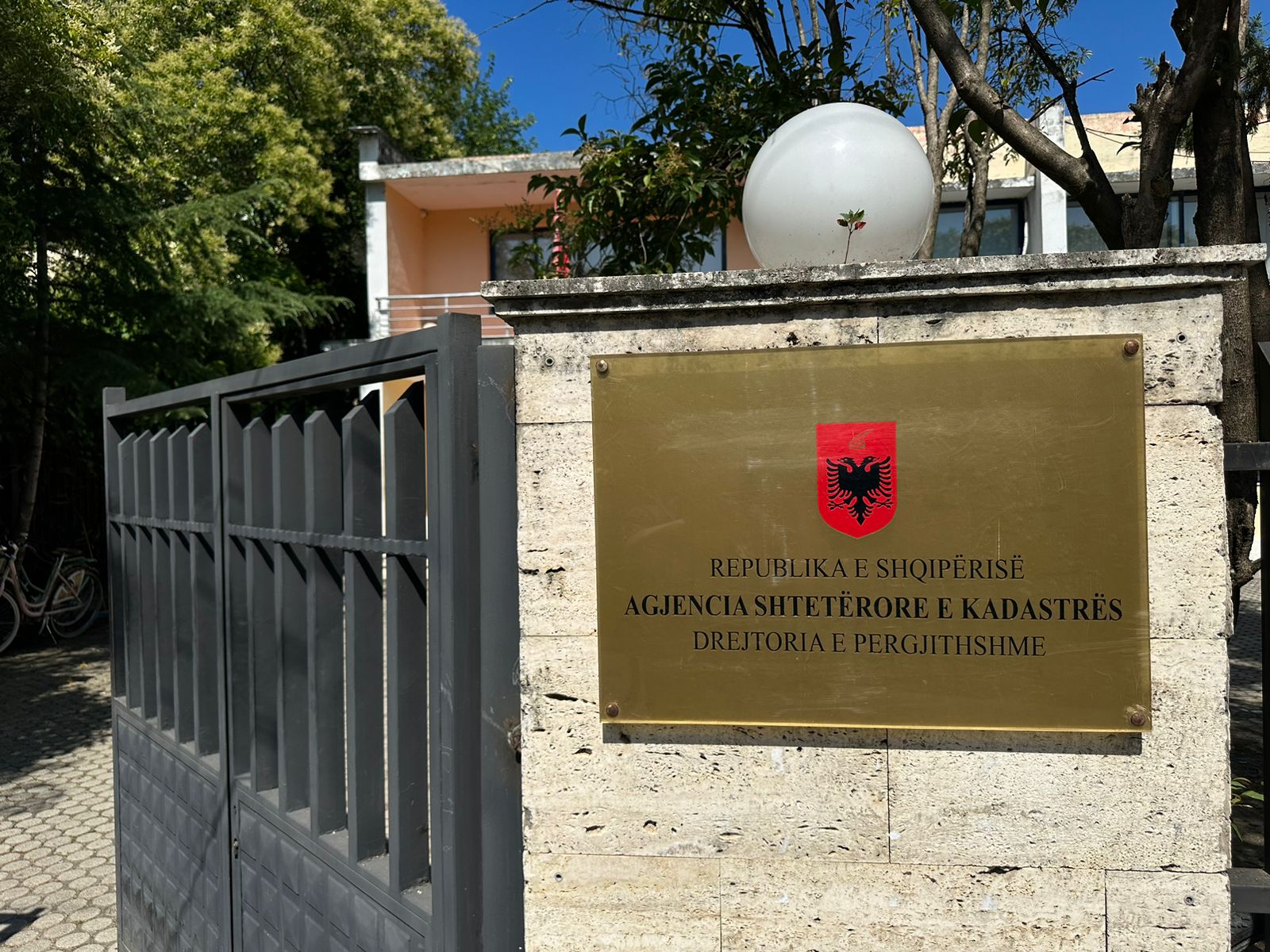 S’ka më njerëz te Kadastra, aplikimet në zyra avokatore e kancelari ...