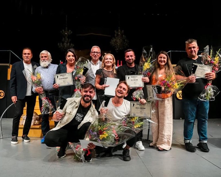 Koko Fest 10/ Fiton ‘Nata e Dymbëdhjetë’, Olta Daku aktorja më e mirë ...