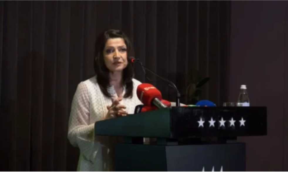 Luljeta Lleshanaku shpallet ‘Poete Laureate’: E vështirë të ...