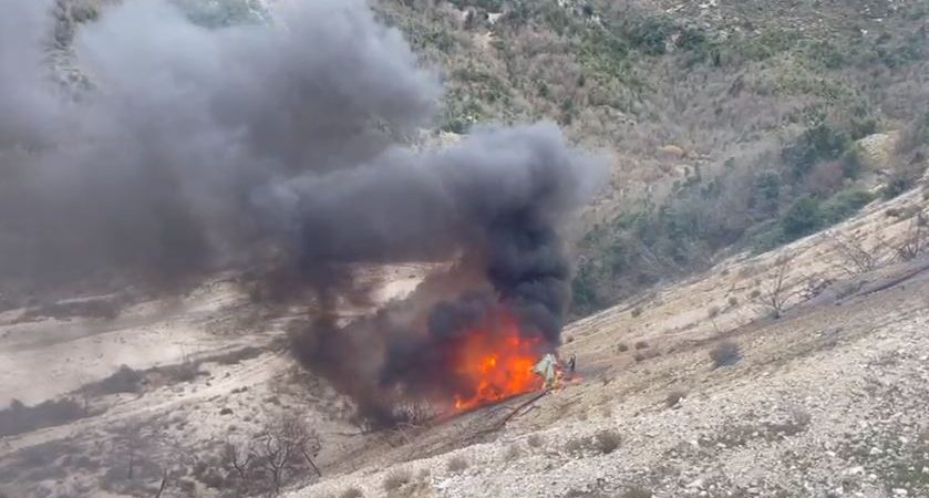 Video / Aksident i rëndë në aksin Gjirokastër-Kardhiq. Kamioni bie në ... Video / Aksident i rëndë në aksin Gjirokastër-Kardhiq. Kamioni bie në ...
