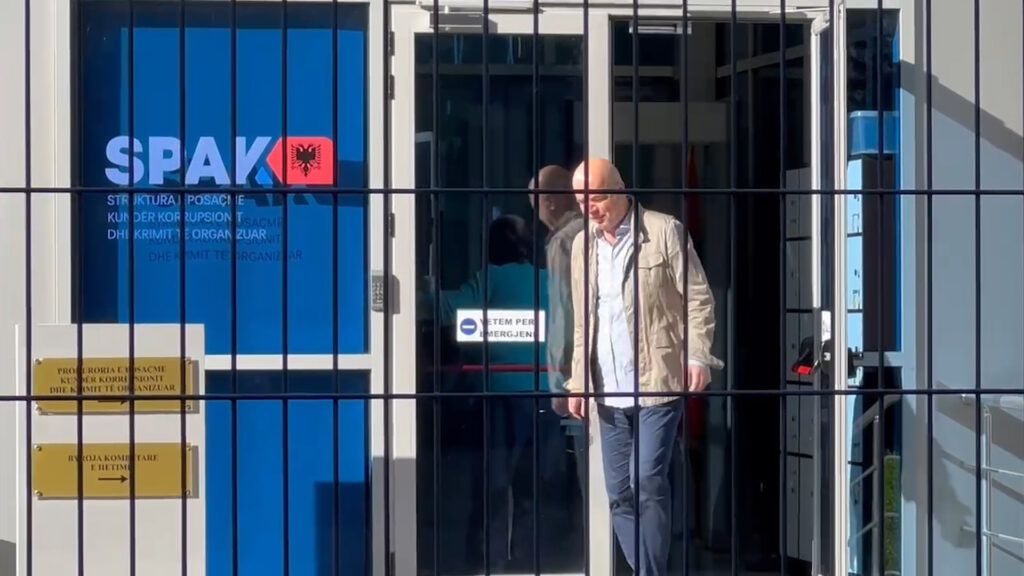 Ish-kreu i OSHEE, Adrian Çela paraqitet në SPAK - Gazeta Si