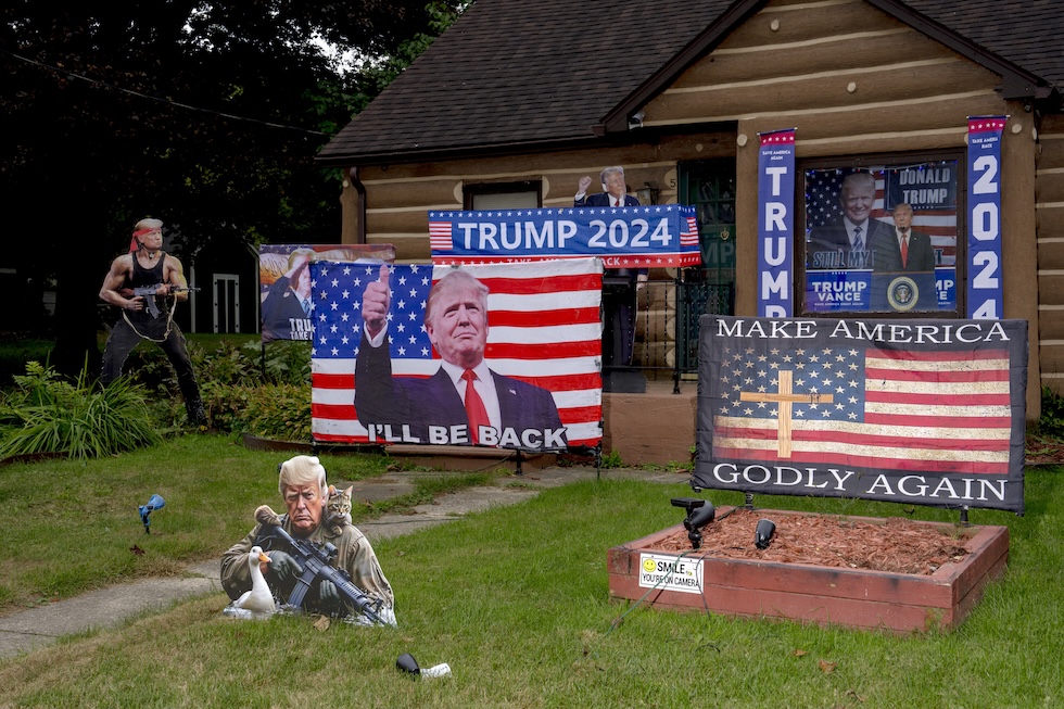 Tabelat dhe parullat e zgjedhjeve në kopshtet e shtëpive amerikane ...