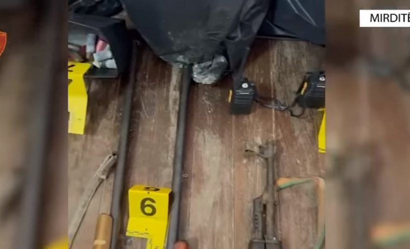 Mirditë / Iu gjetën rreth 25 kg drogë, kallashnikov dhe 2 radio policie ...