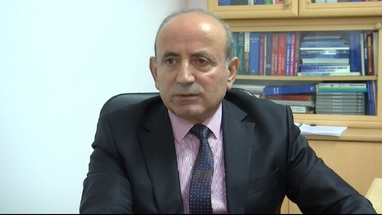 Shtyrjet e shfaqjeve nga kompania RedCloud/ Avokati Rica: Krijon ...