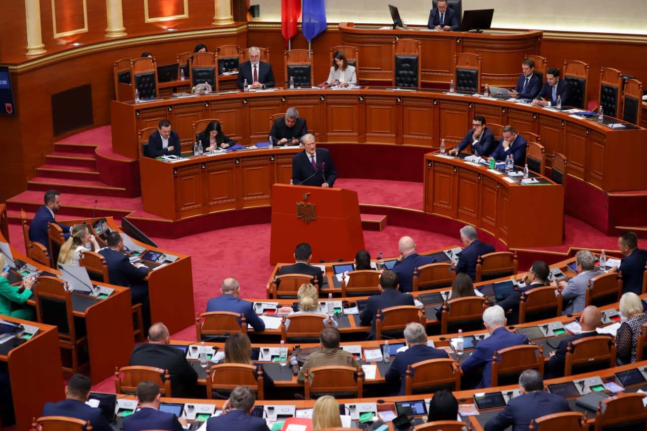 Berisha përplaset me Gjiknurin për 'Aruban': Dil betohu në Bibël se nuk ...
